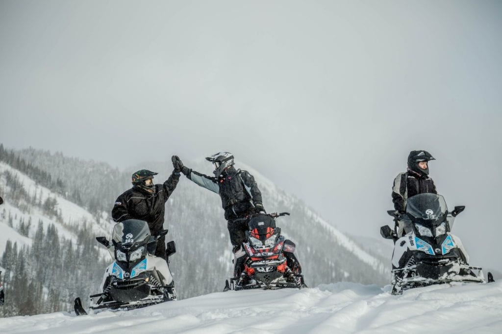 9 Best Snowmobile Tours In Yellowstone - All You Need To Know | WaytoStay