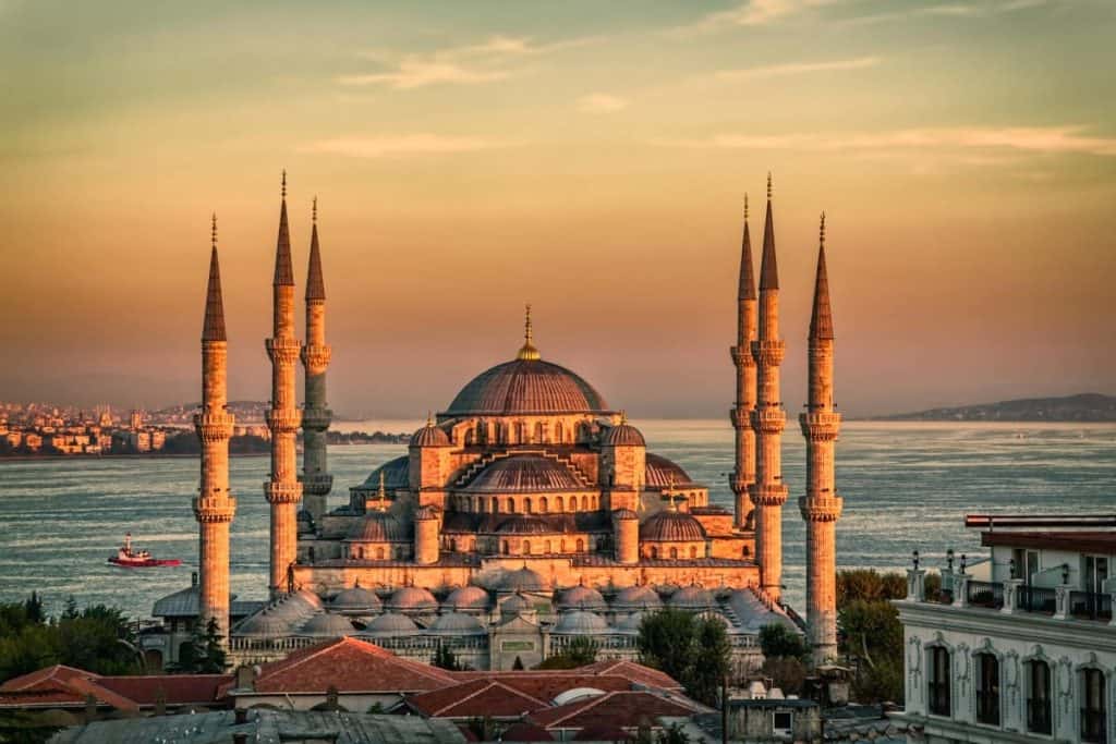 Is Istanbul Safe? [2025 Insider Tips] | WaytoStay